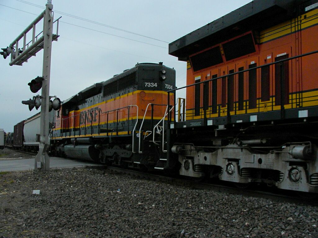 BNSF 7334